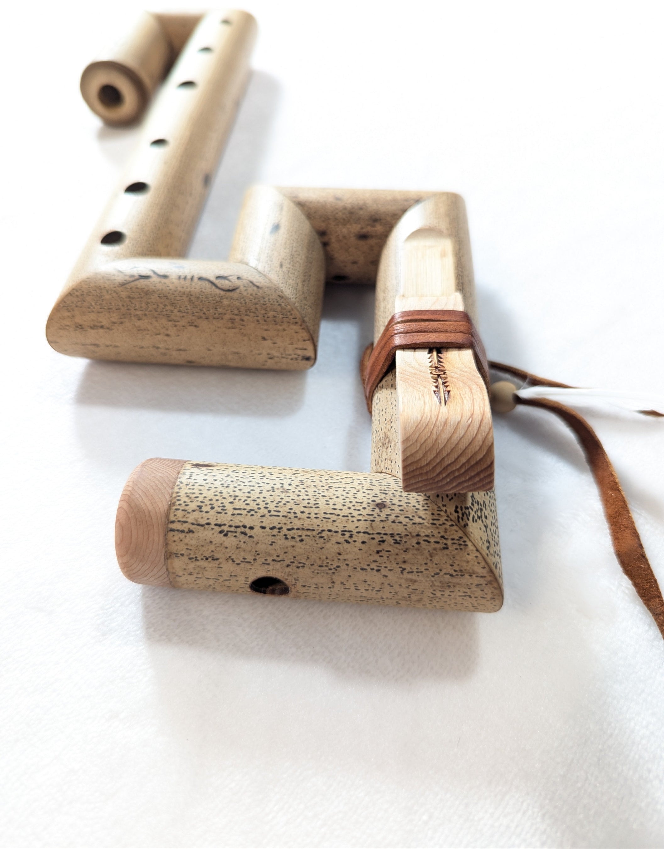 Leo Flutes - Folded Bamboo Flutes - Native American-Style Flute [F-C# ...